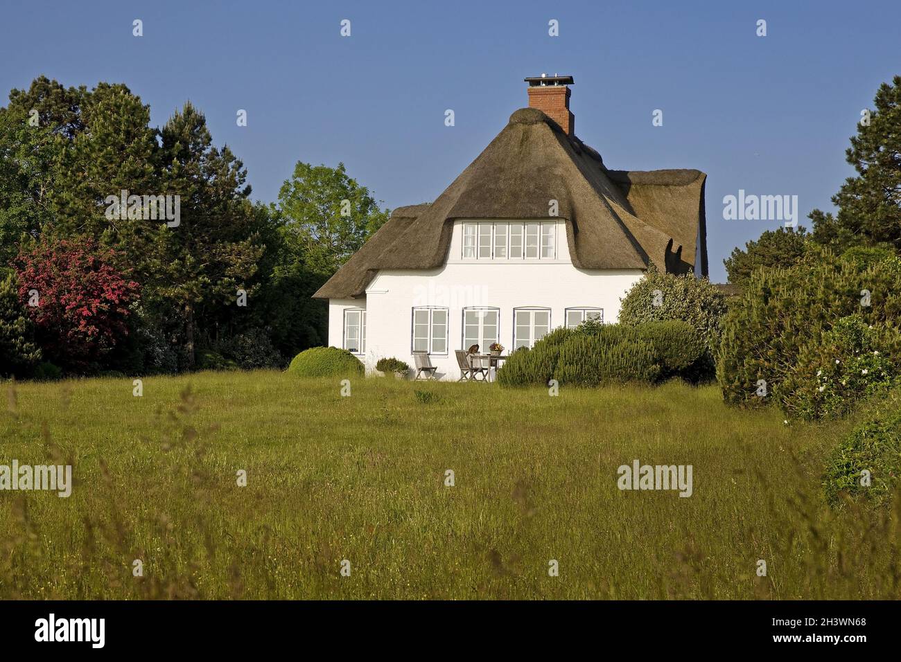 Thatched roof house, Frisian house, Nebel, Amrum island, North Sea ...