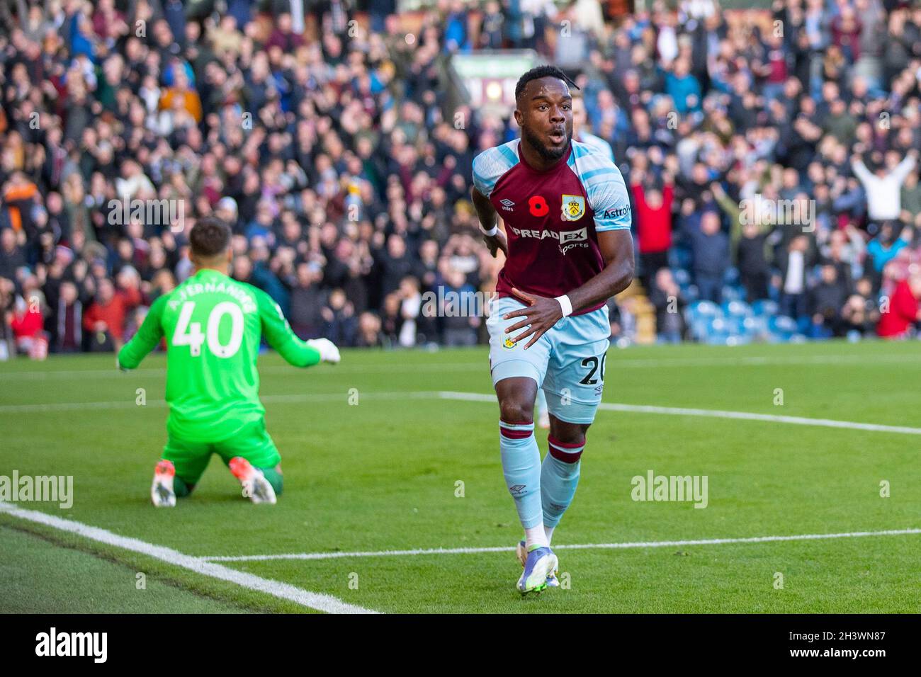 Cornet burnley brentford premier league hi-res stock photography and ...