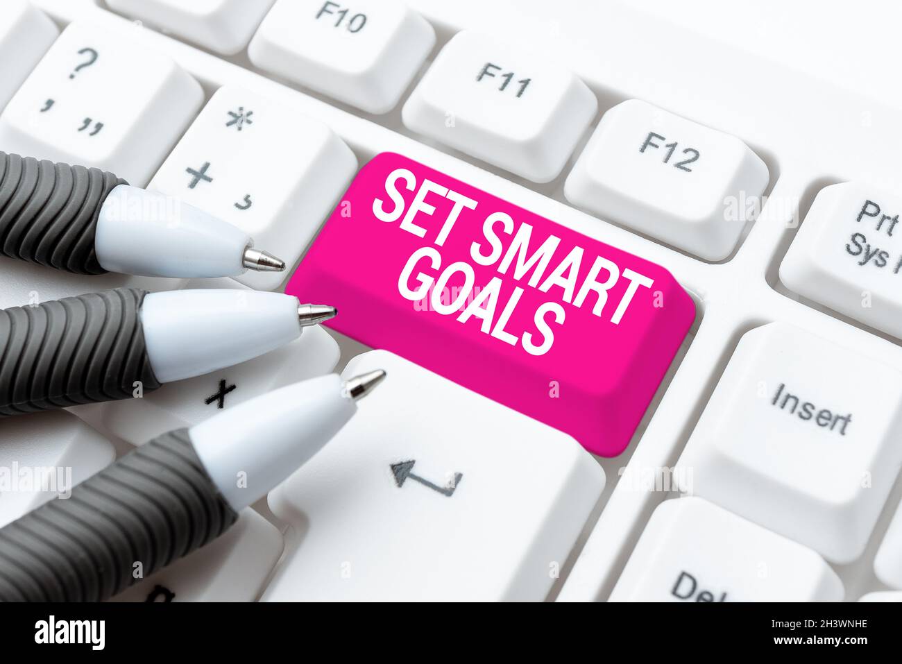Conceptual caption Set Smart Goals. Internet Concept giving criteria to ...