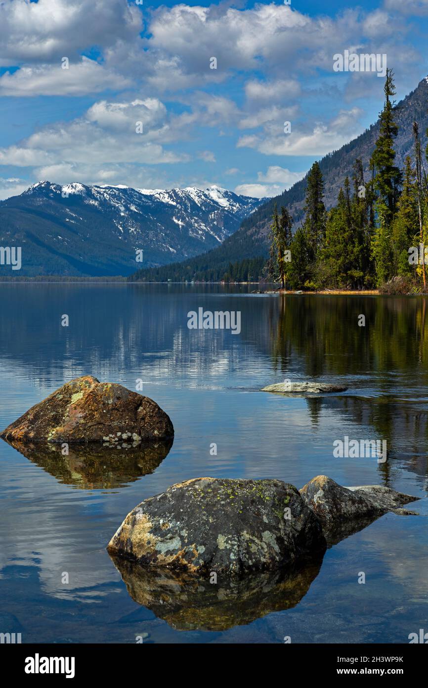WA19719-00...WASHINGTON - Wenatchee Lake from Lake Wenatchee State Park ...