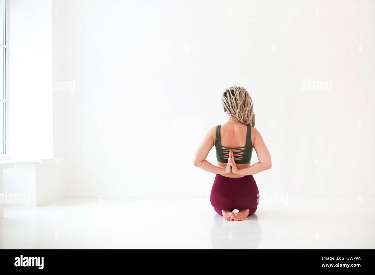 Young female athlete with dreadlocks Stock Photo - Alamy