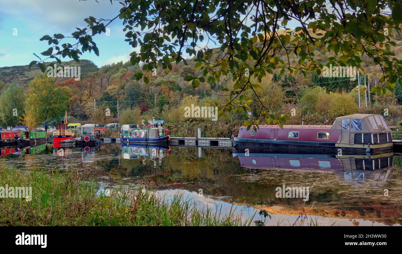 Bowling Harbour, Glasgow, Scotland, UK 30th October, 2021. Creator tom ...