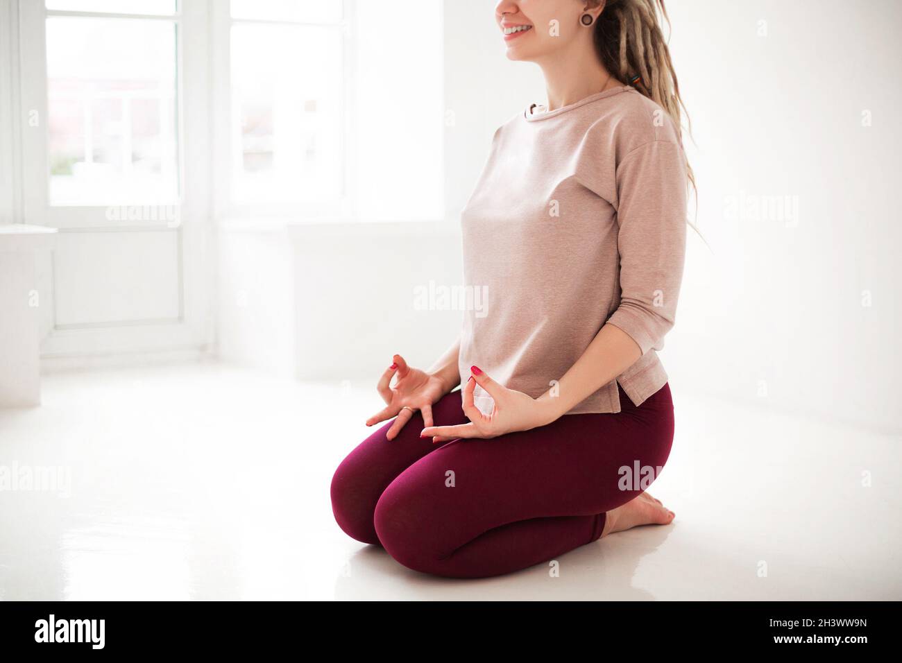 Young female athlete with dreadlocks Stock Photo - Alamy