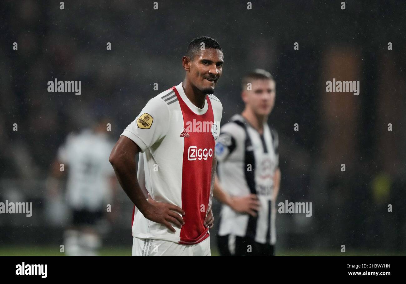 ALMELO , 30-10-2021, Erve Asito stadion. Dutch Eredivisie Football ...