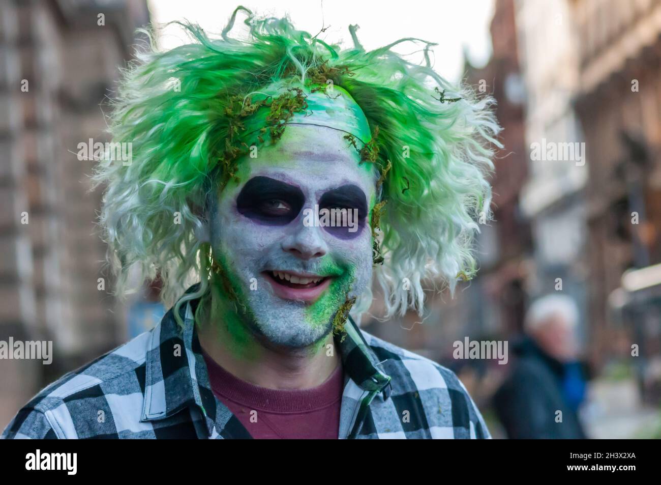 Glasgow, Scotland, UK. 30th October 2021: A man dressed as Beetlejuice ...