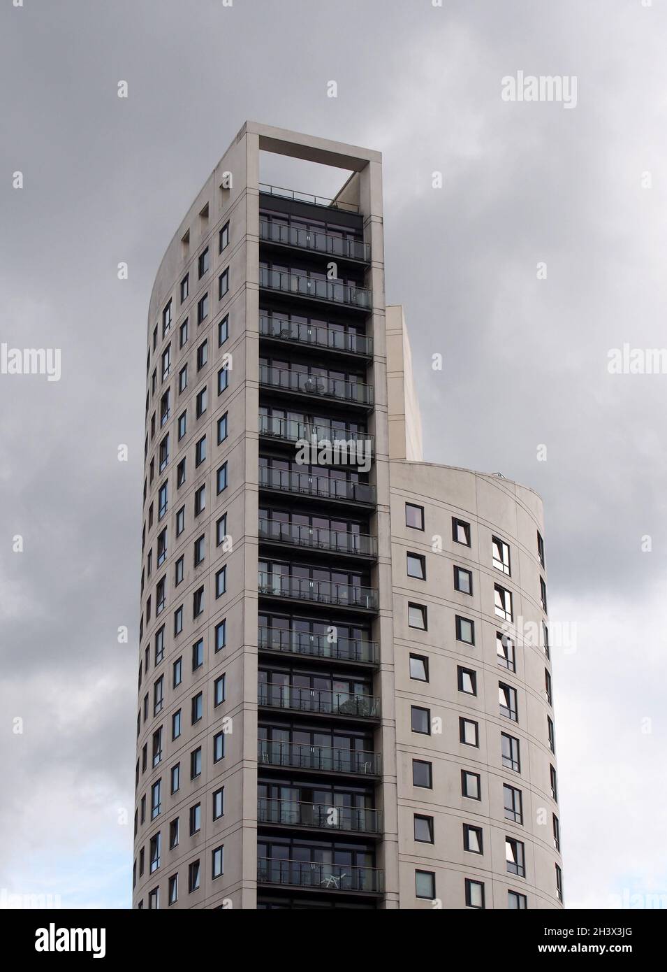 Leeds modern building hi-res stock photography and images - Alamy