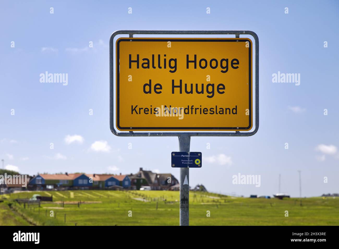 Bilingual entrance sign hi-res stock photography and images - Alamy