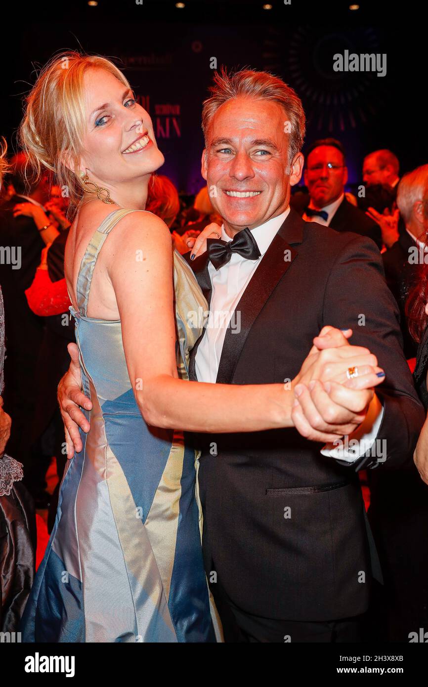 Leipzig, Germany. 30th Oct, 2021. Melanie Marschke and Marco Girnth ...