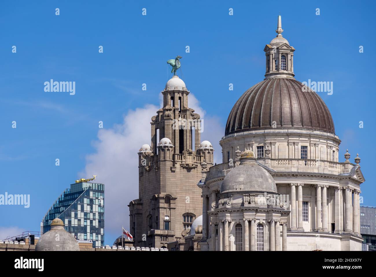 LIVERPOOL, UK - JULY 14 : Port of Liverpool Building, Mann Island ...