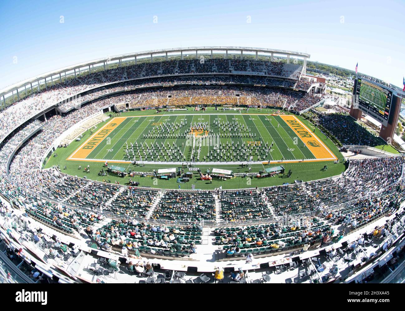 Waco, Texas, USA. 30th Oct, 2021. Baylor Bears Golden Wave Marching ...