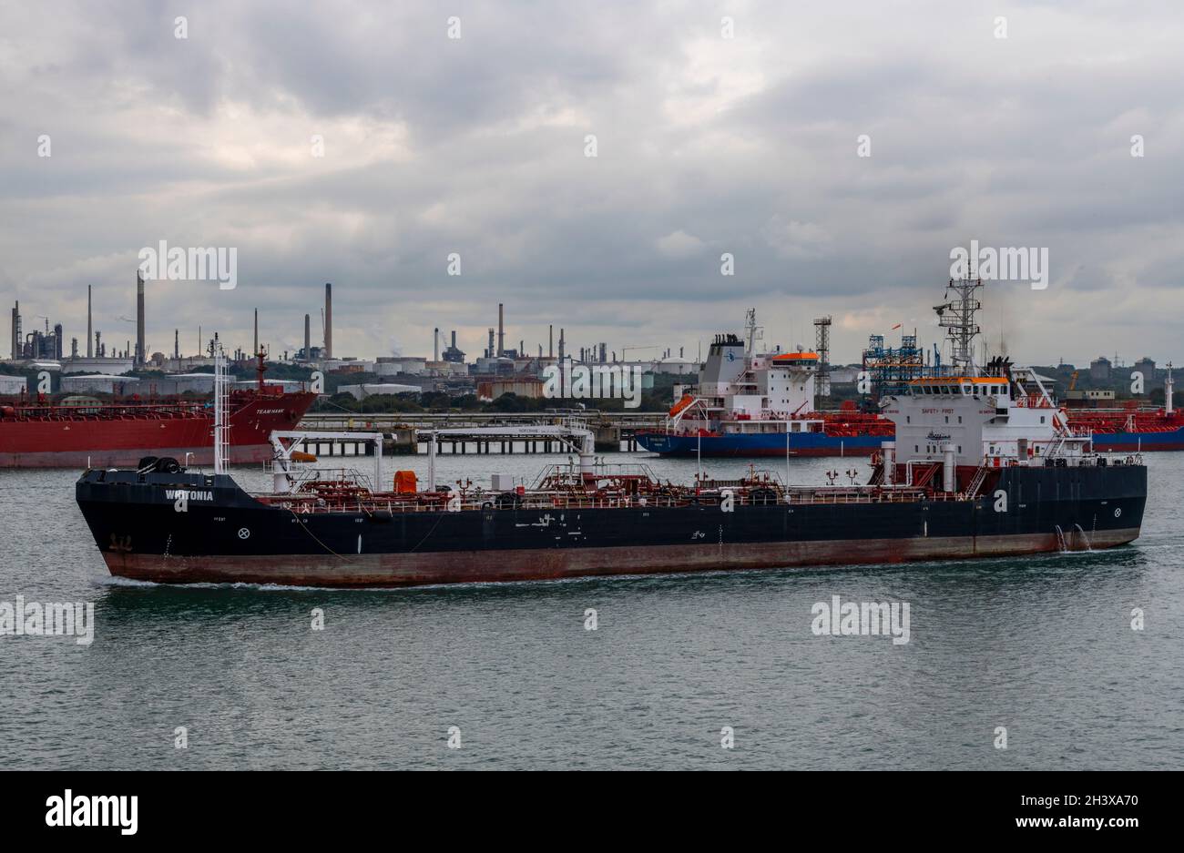 whitonia tanker at fawley oil refinery marine terminal, john f whitaker ...