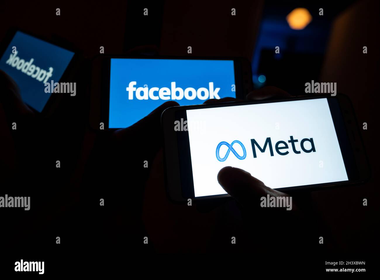 Meta logos hi-res stock photography and images - Alamy