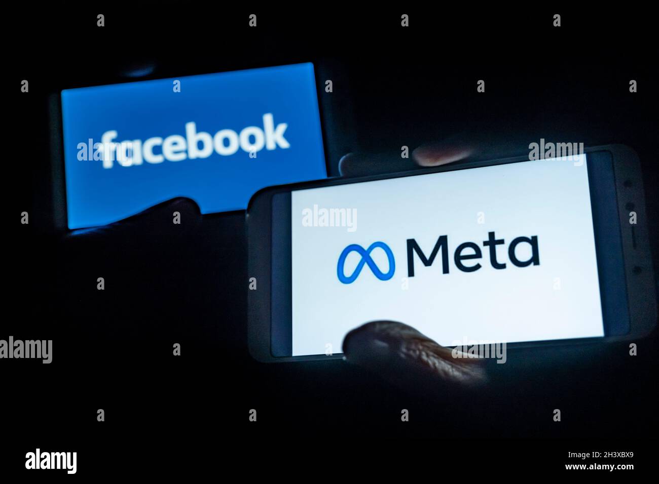 Meta logos hi-res stock photography and images - Alamy