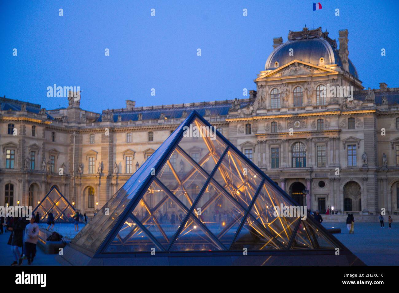 France, Paris, Louvre, palace, museum, pyramide Stock Photo - Alamy