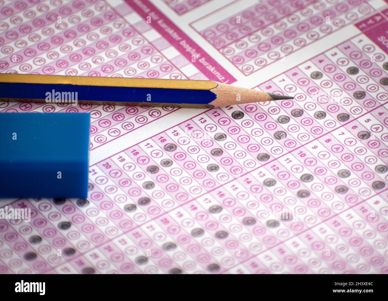 Answer sheet with pencil hi-res stock photography and images - Alamy