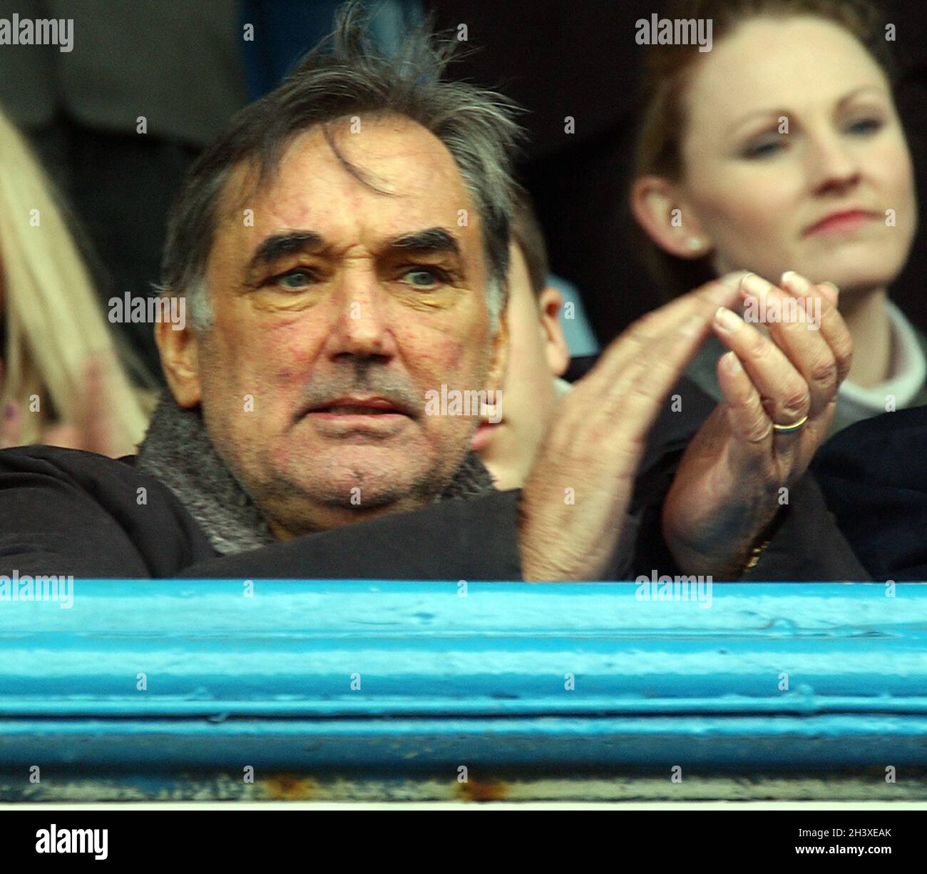 PORTSMOUTH V MILLWALL GEORGE BEST WATCHES THE GAME FROM THE DIRECTORS ...