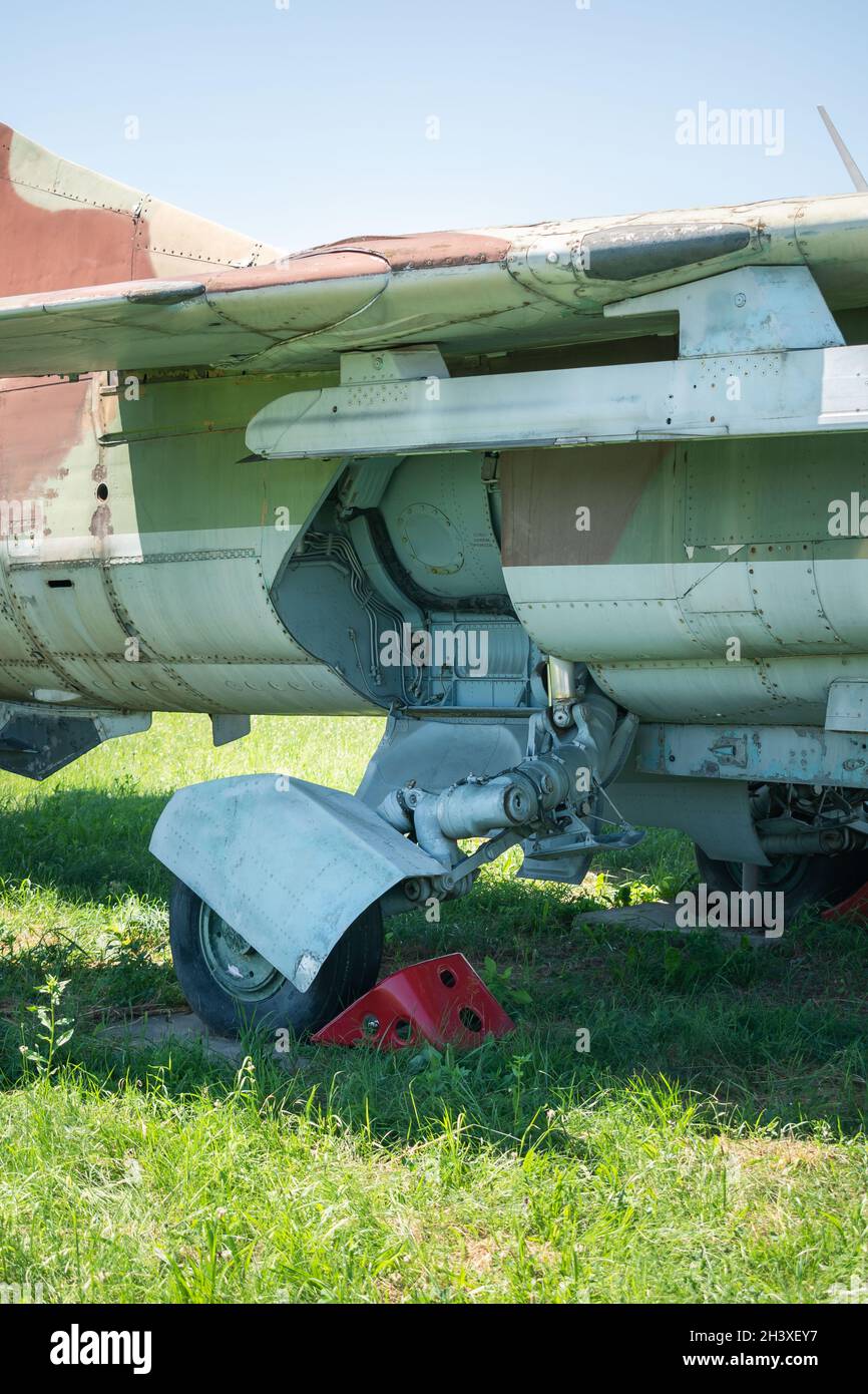 Aeroplane chassis hi-res stock photography and images - Alamy