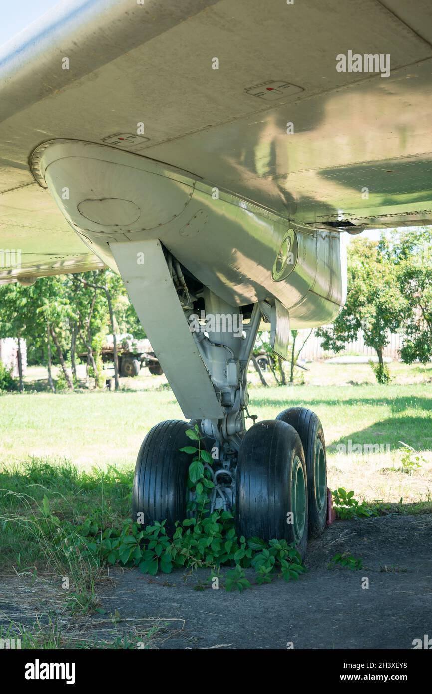 Aircraft chassis hi-res stock photography and images - Alamy