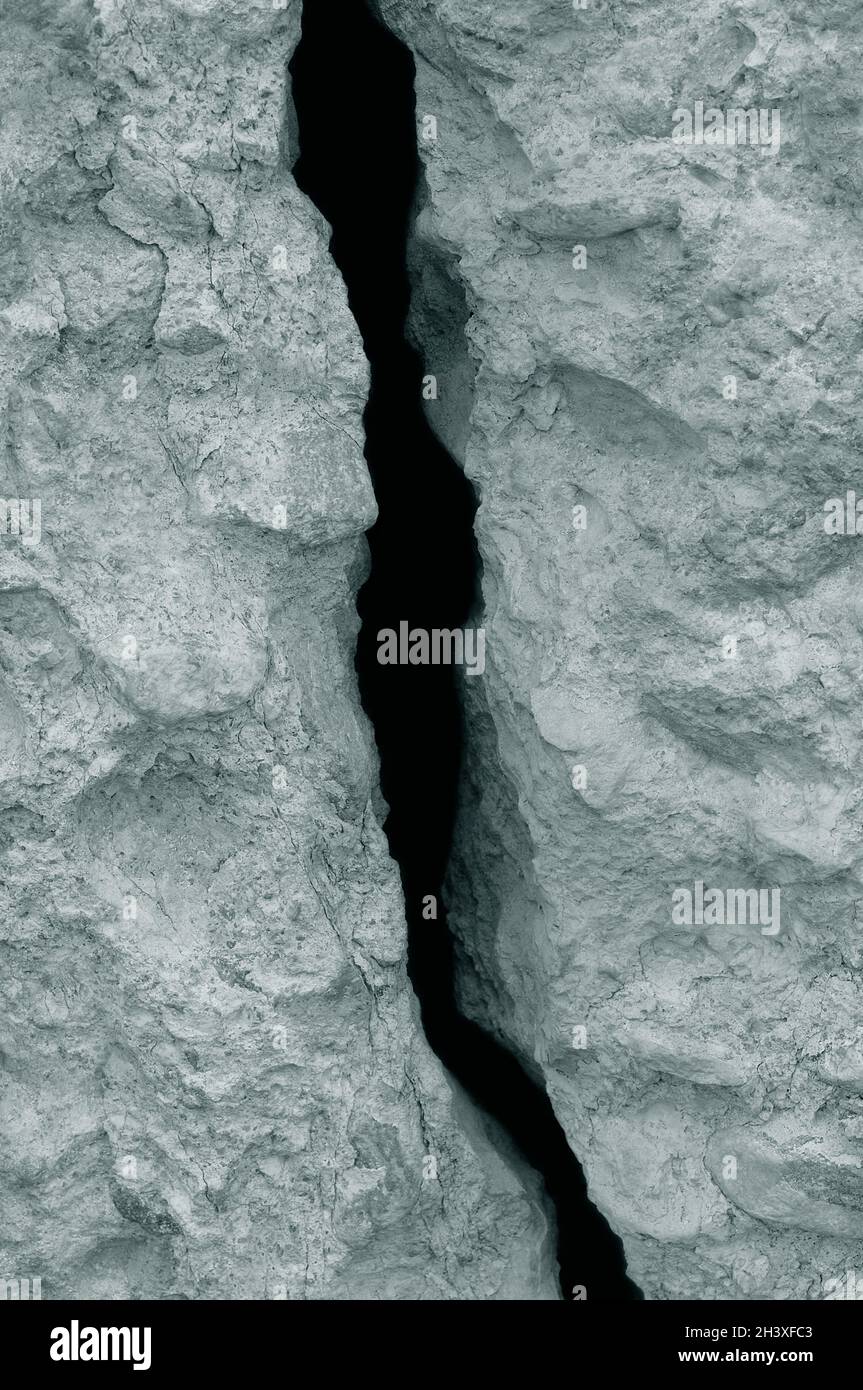 Large rock fracture hi-res stock photography and images - Alamy