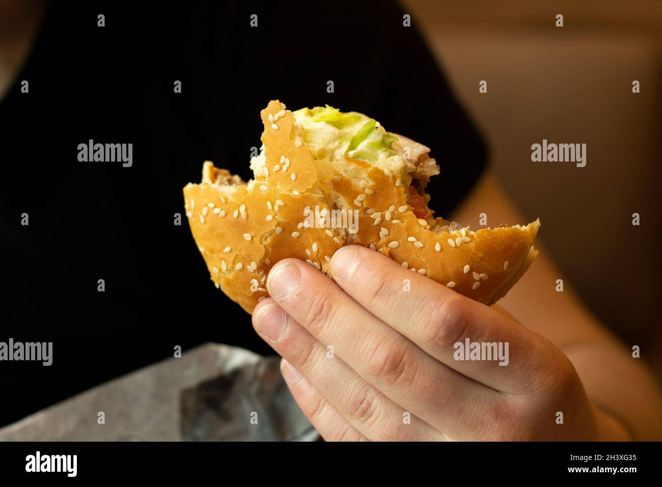 Hand bun hi-res stock photography and images - Alamy