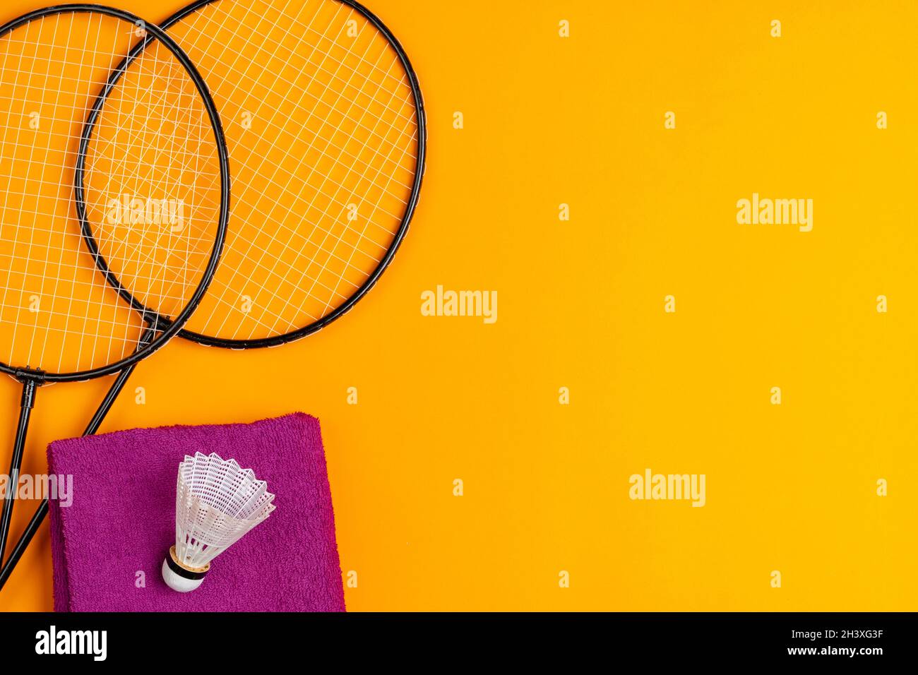 Badminton equipment. Rackets and shuttlecock, top view Stock Photo - Alamy