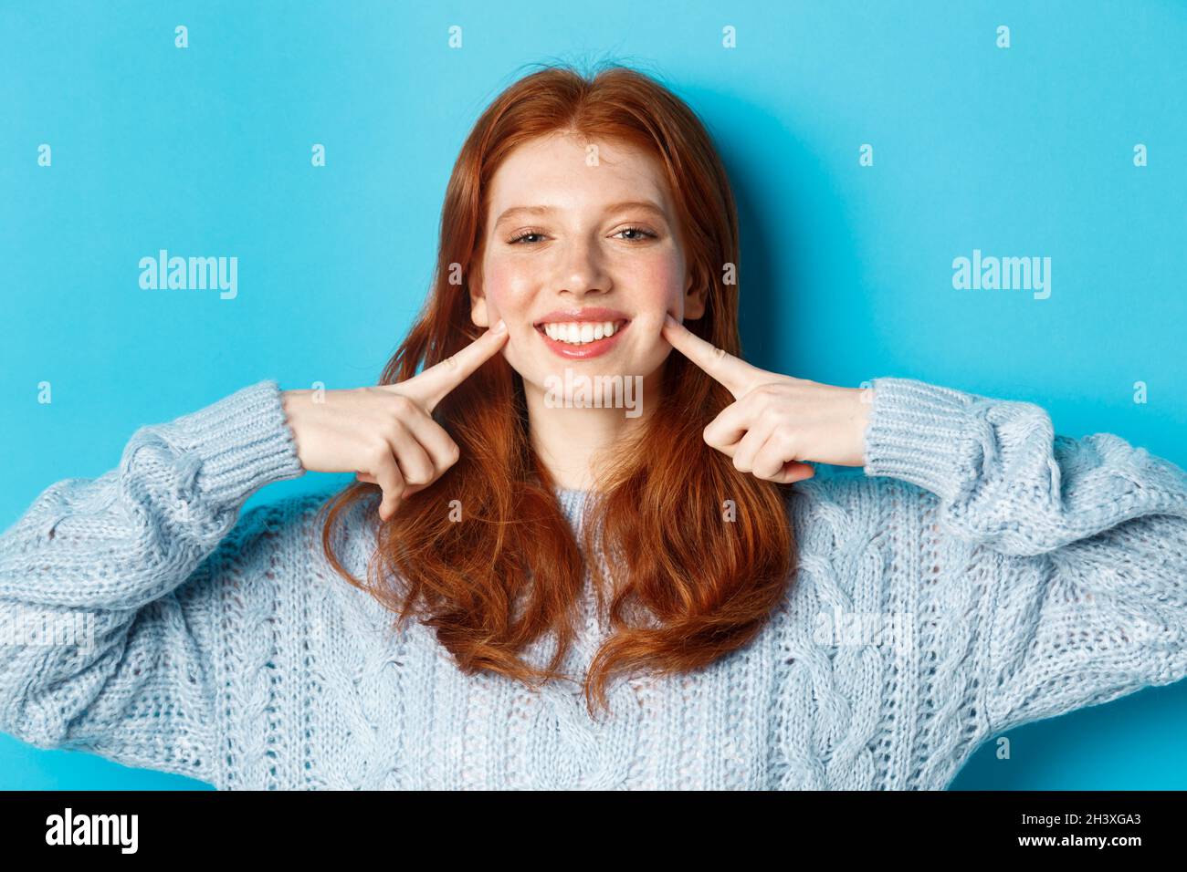 Pretty Girls With Brown Hair And Dimples