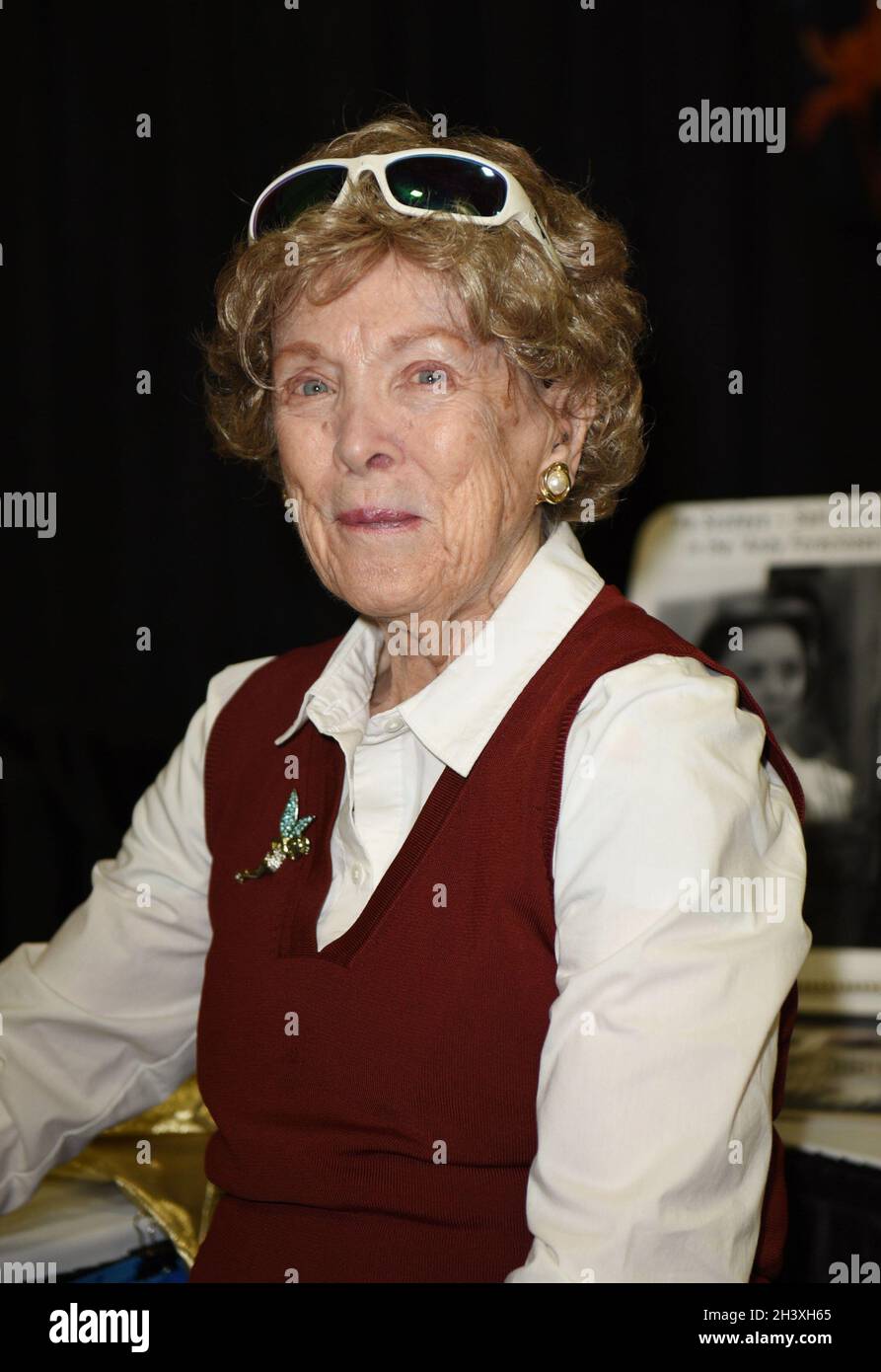 Margaret kerry hi-res stock photography and images - Alamy