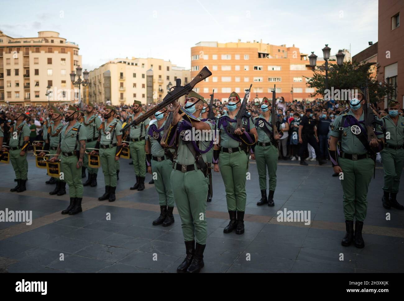 Malaga, Spain. 30th Oct, 2021. Spanish legionnaires in action with guns ...