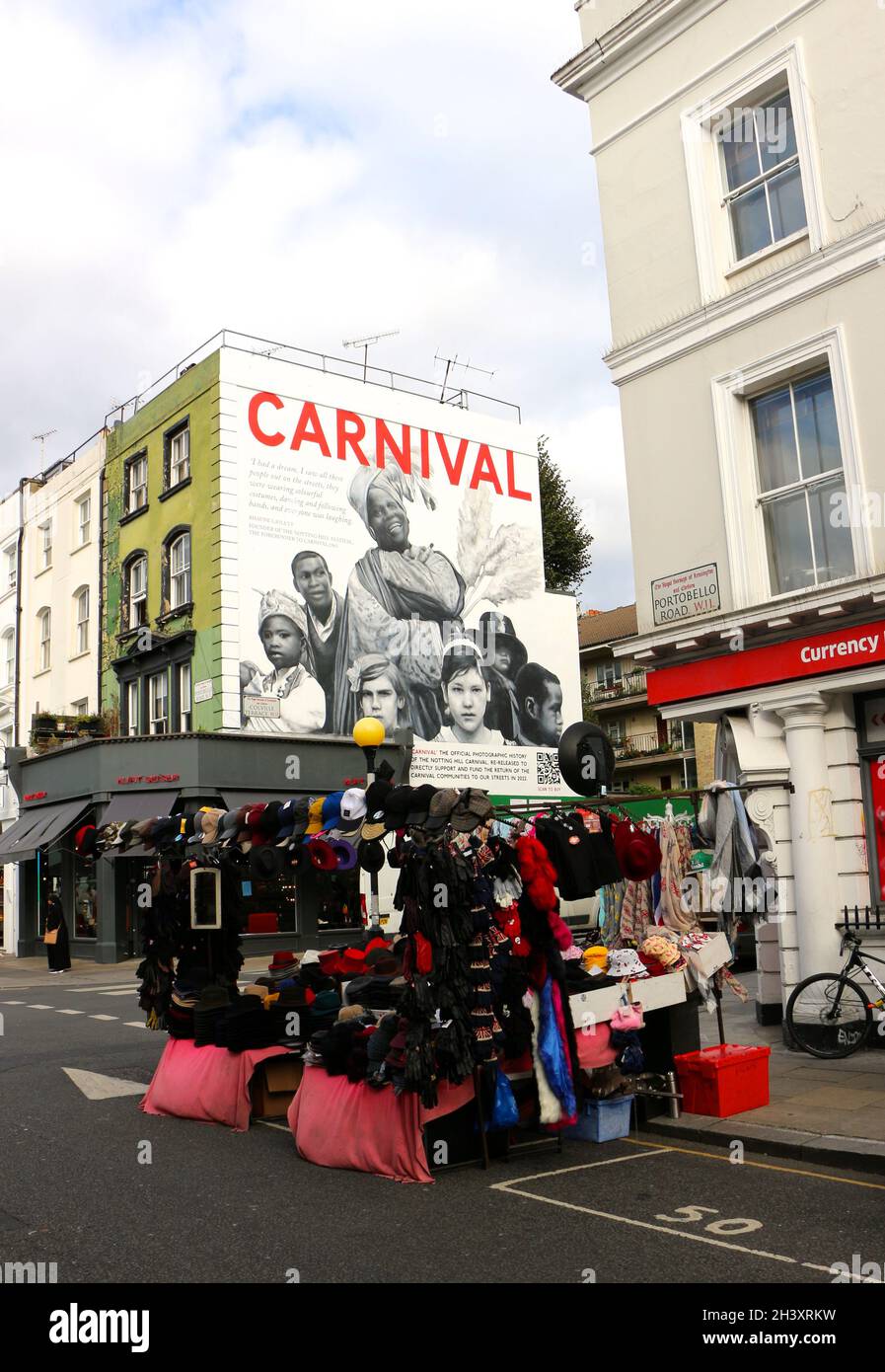 Notting hill carnival street scene hi-res stock photography and images ...