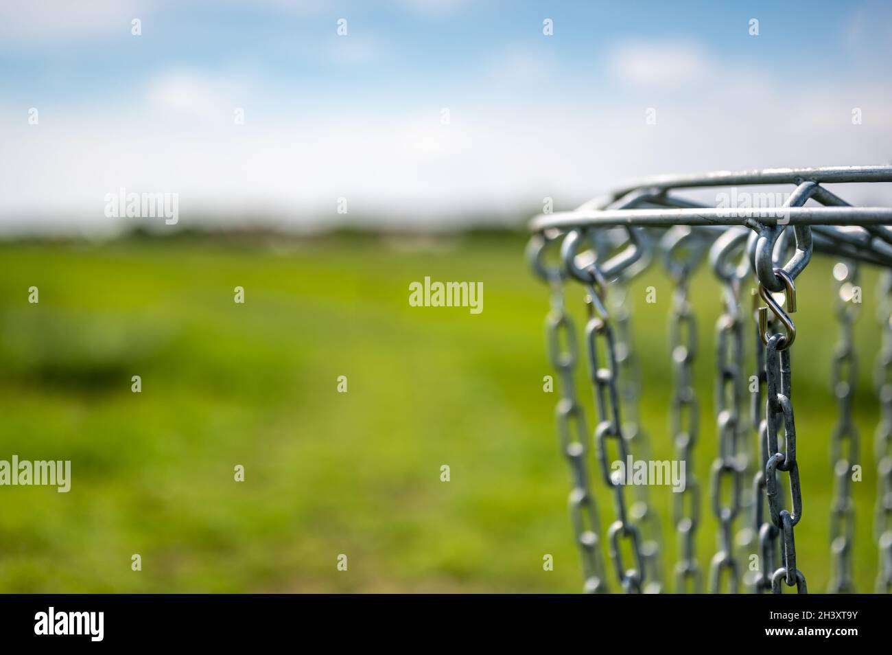 Disc golf goal chains gently hi-res stock photography and images - Alamy