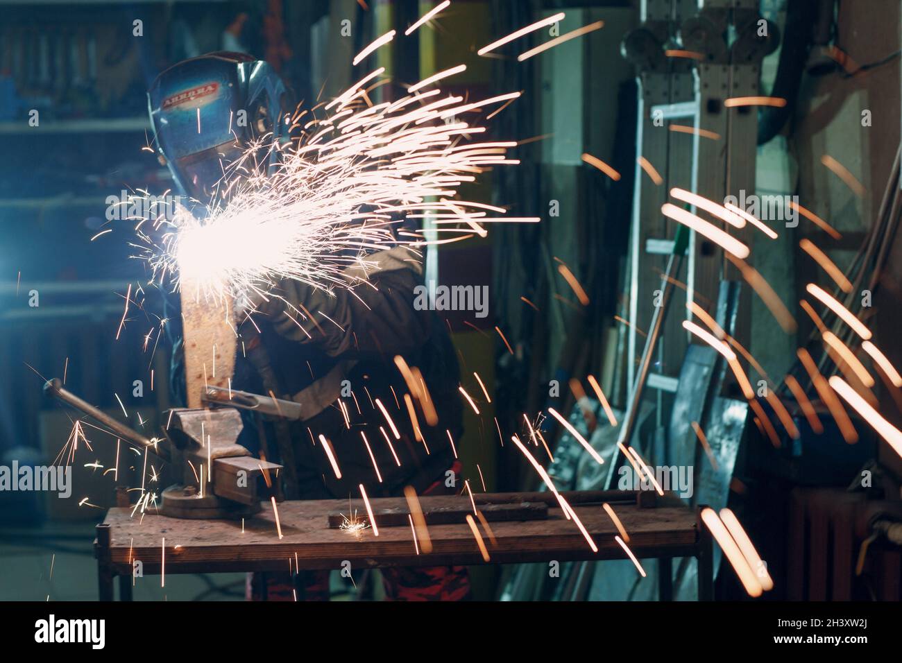 Laser cuts hi-res stock photography and images - Alamy