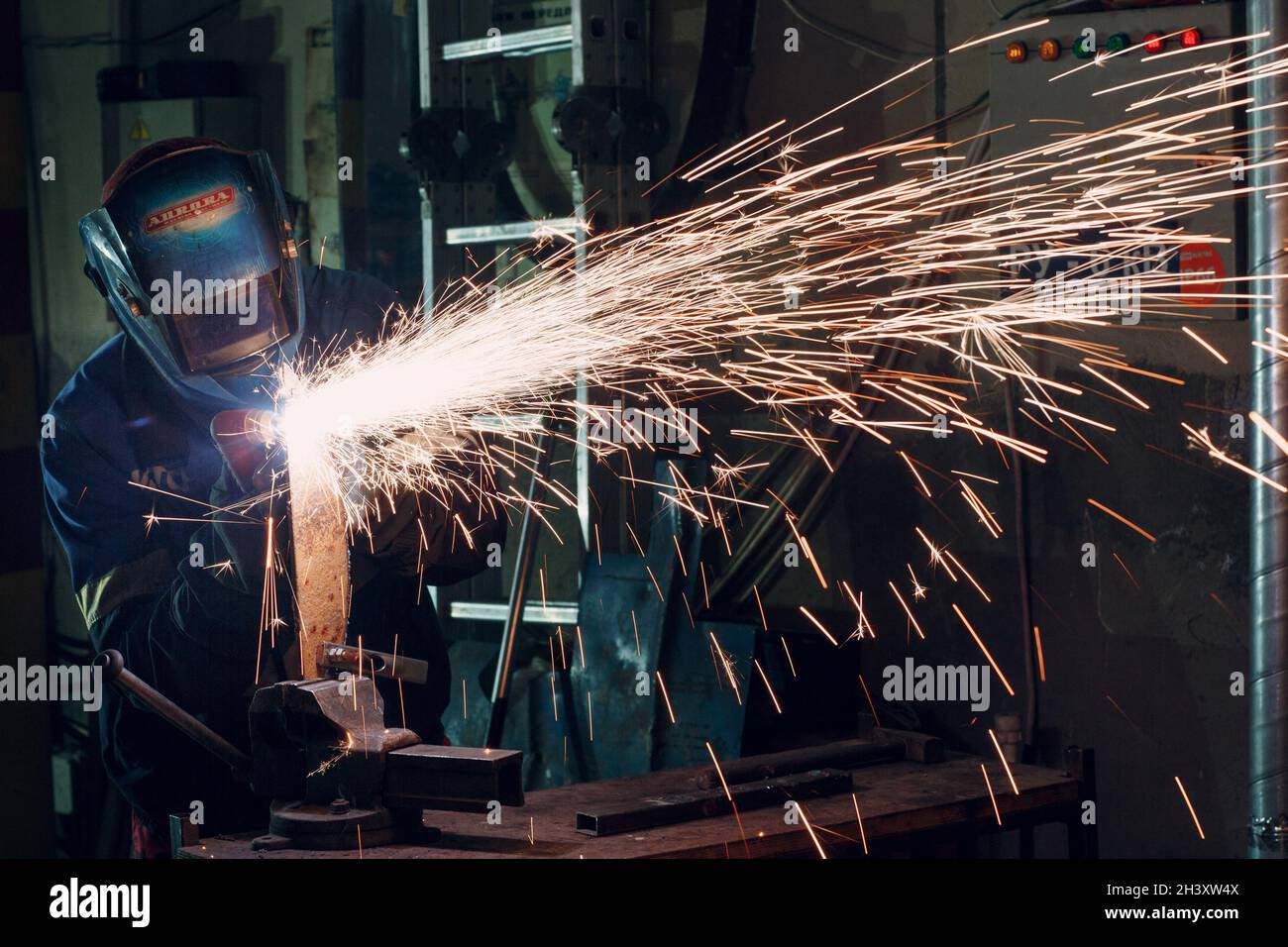 Laser cuts hi-res stock photography and images - Alamy