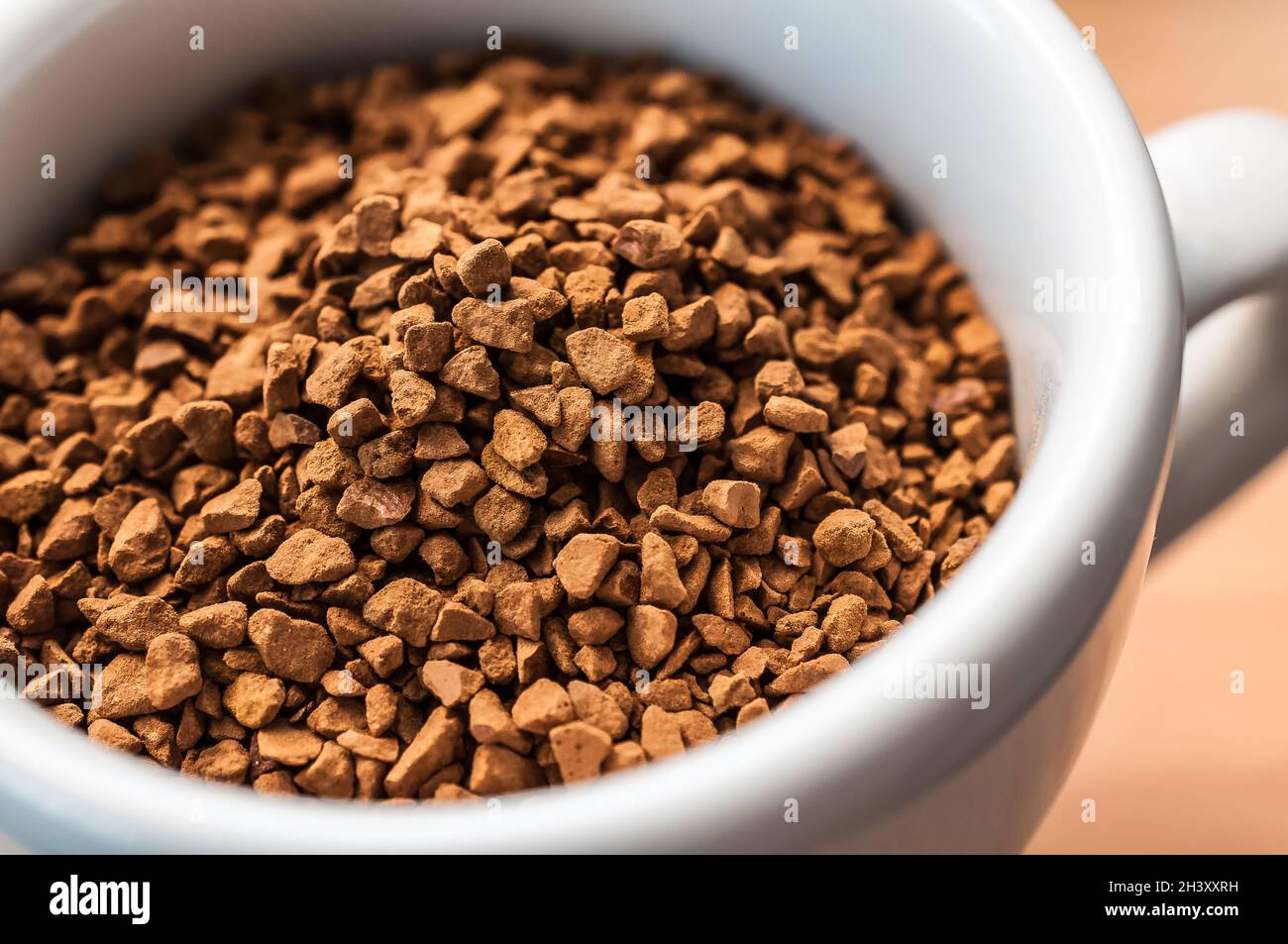Roasted coffee beans - coffee powder Stock Photo - Alamy