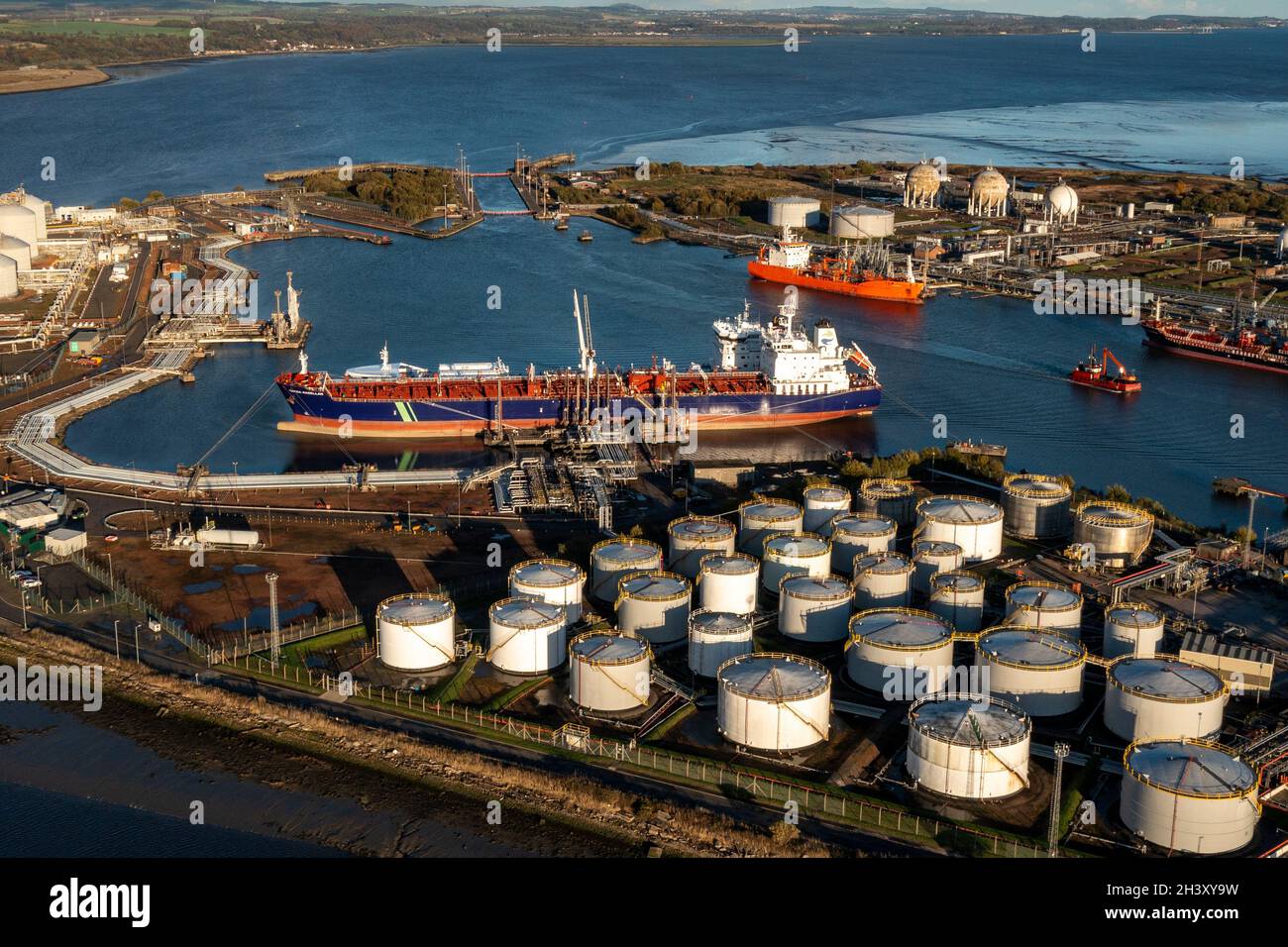Aerial drone view grangemouth oil refinery hi-res stock photography and ...