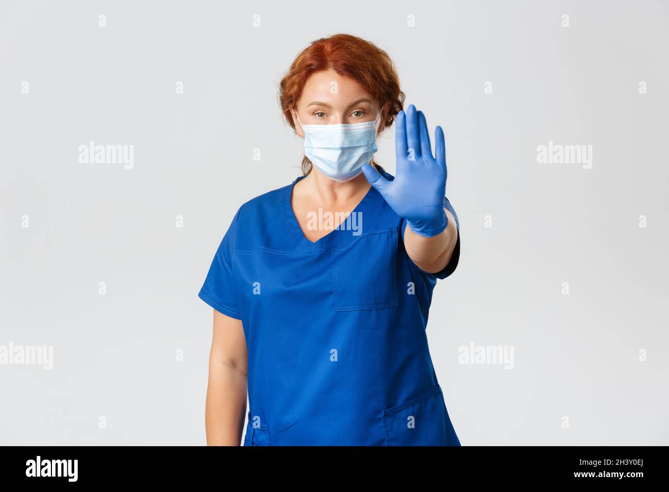 Medical workers, covid-19 pandemic, coronavirus concept. Confident and ...