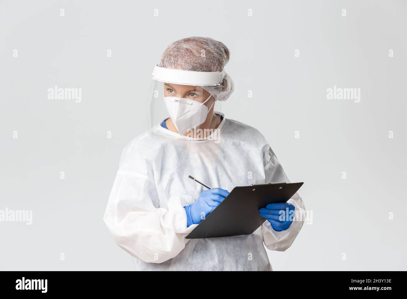 Medical workers, covid-19 pandemic, coronavirus concept. Serious ...