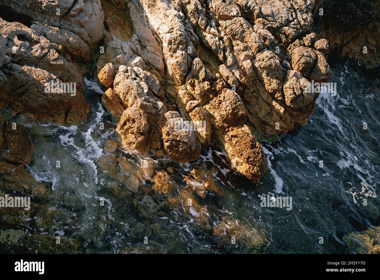 Hitting rocks hi-res stock photography and images - Alamy