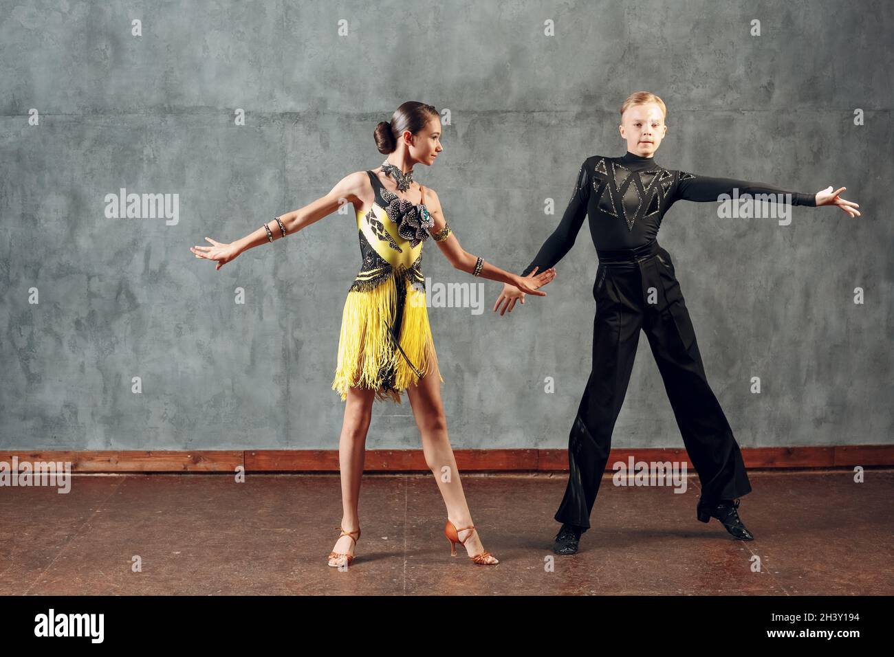 Cha cha cha dance hi-res stock photography and images - Alamy