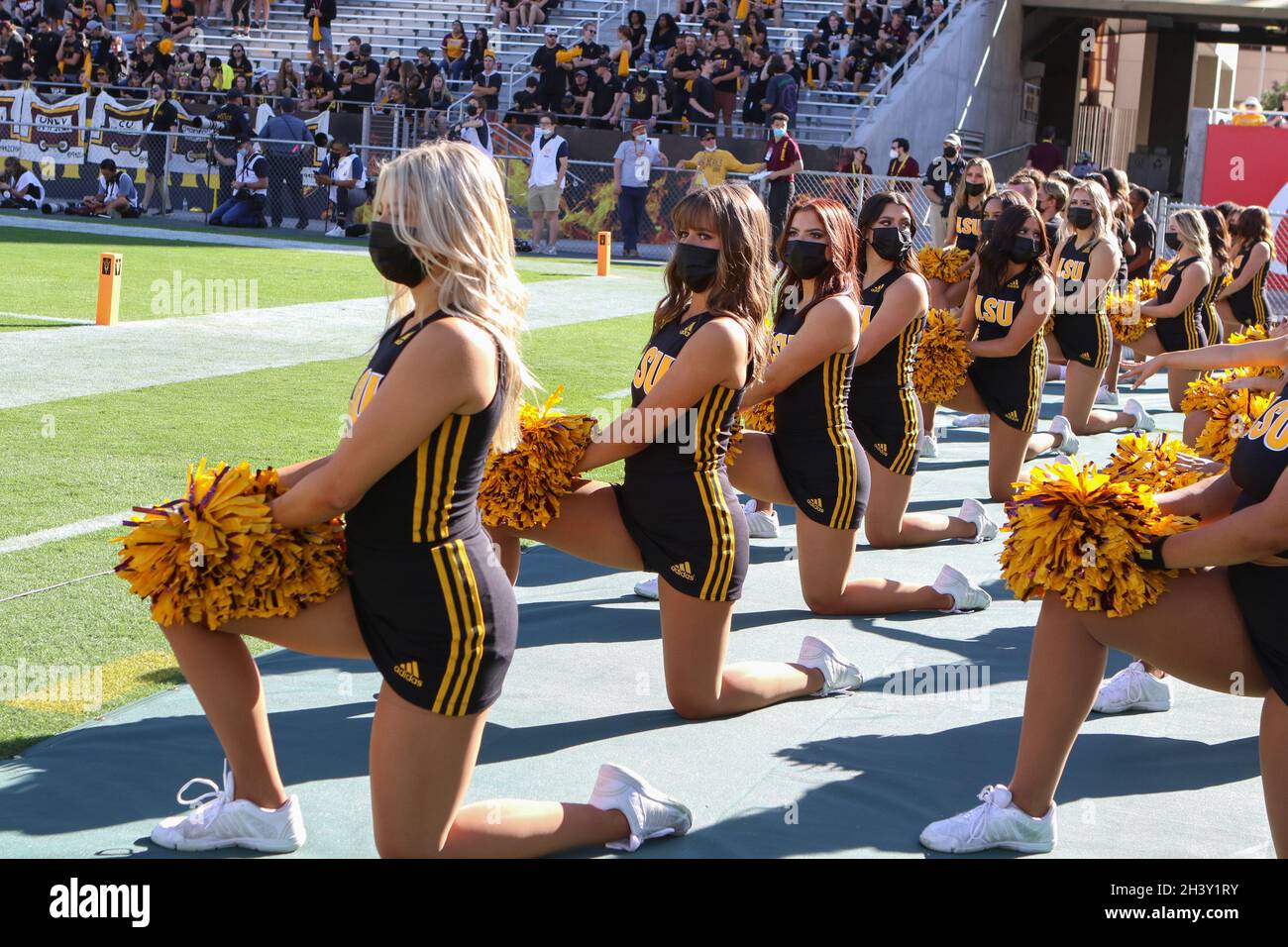 Washington cougars football hi-res stock photography and images - Alamy