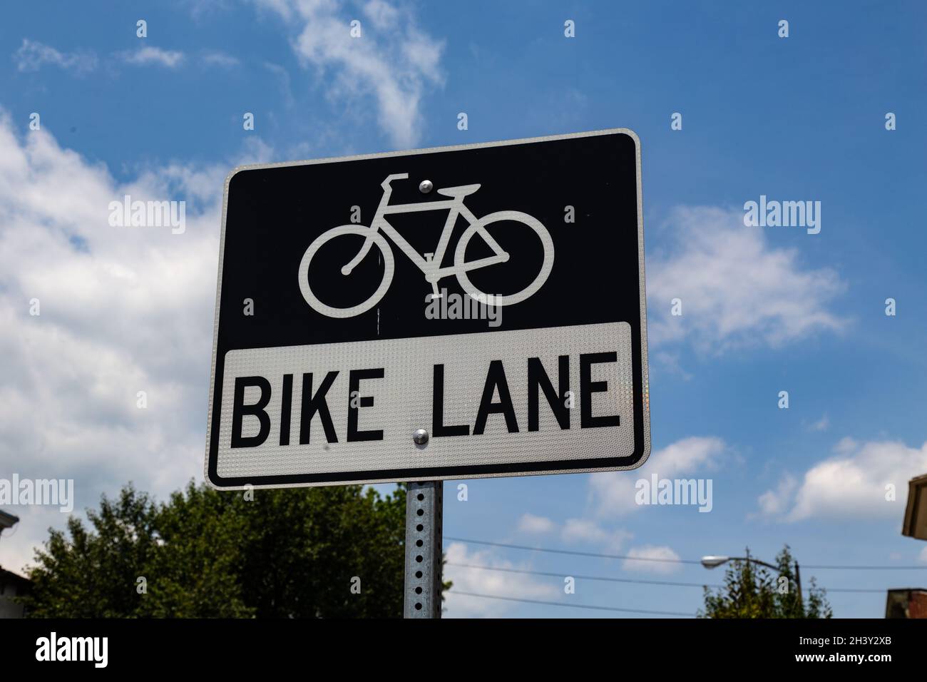 Bike lane sign hi-res stock photography and images - Alamy
