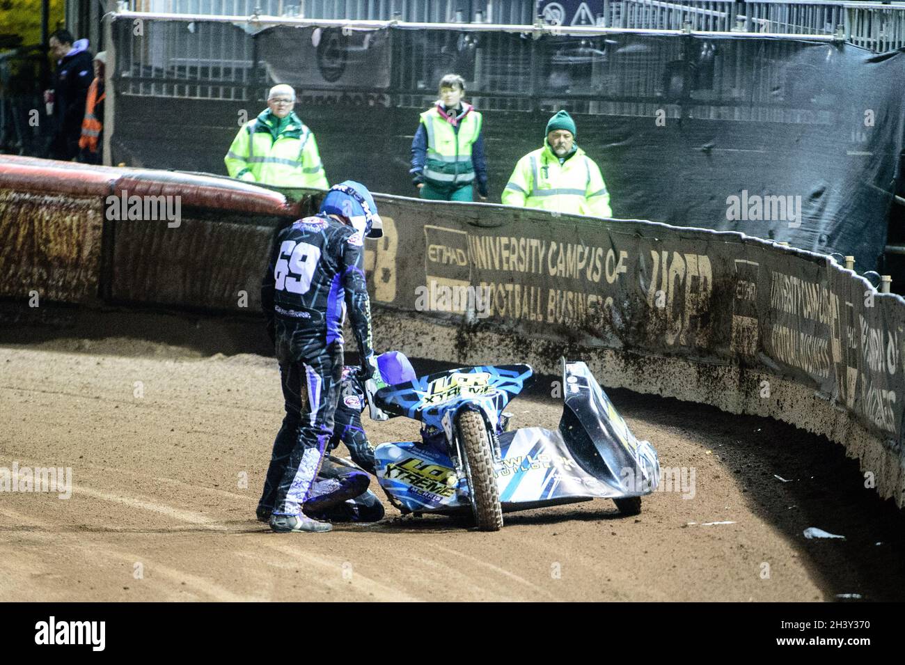 Clash racing hi-res stock photography and images - Alamy