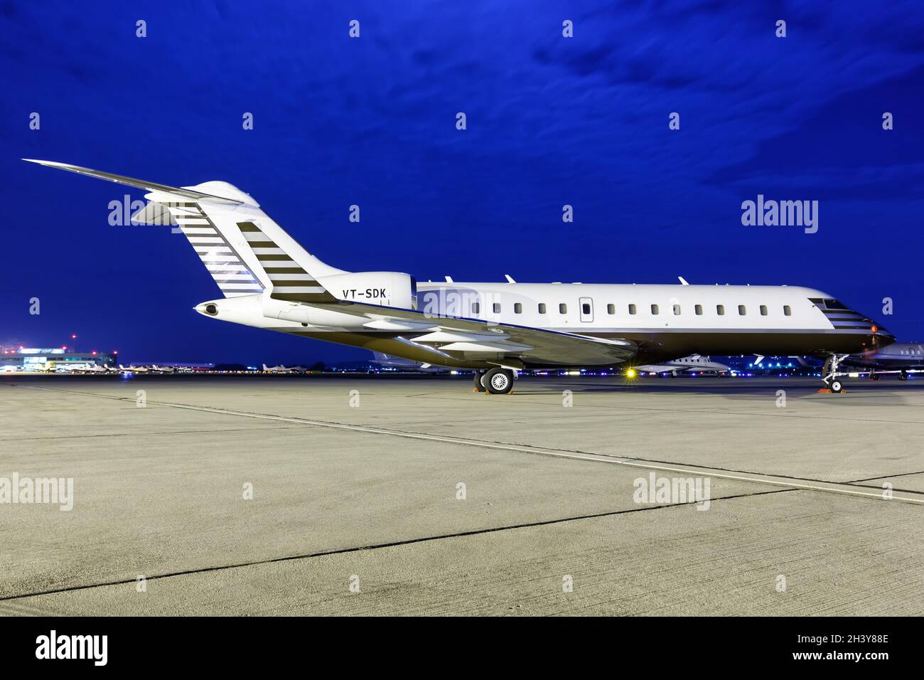 Bombardier BD-700-1A10 Global 6000 aircraft Stuttgart Airport in ... Bombardier BD-700-1A10 Global 6000 aircraft Stuttgart Airport in ...