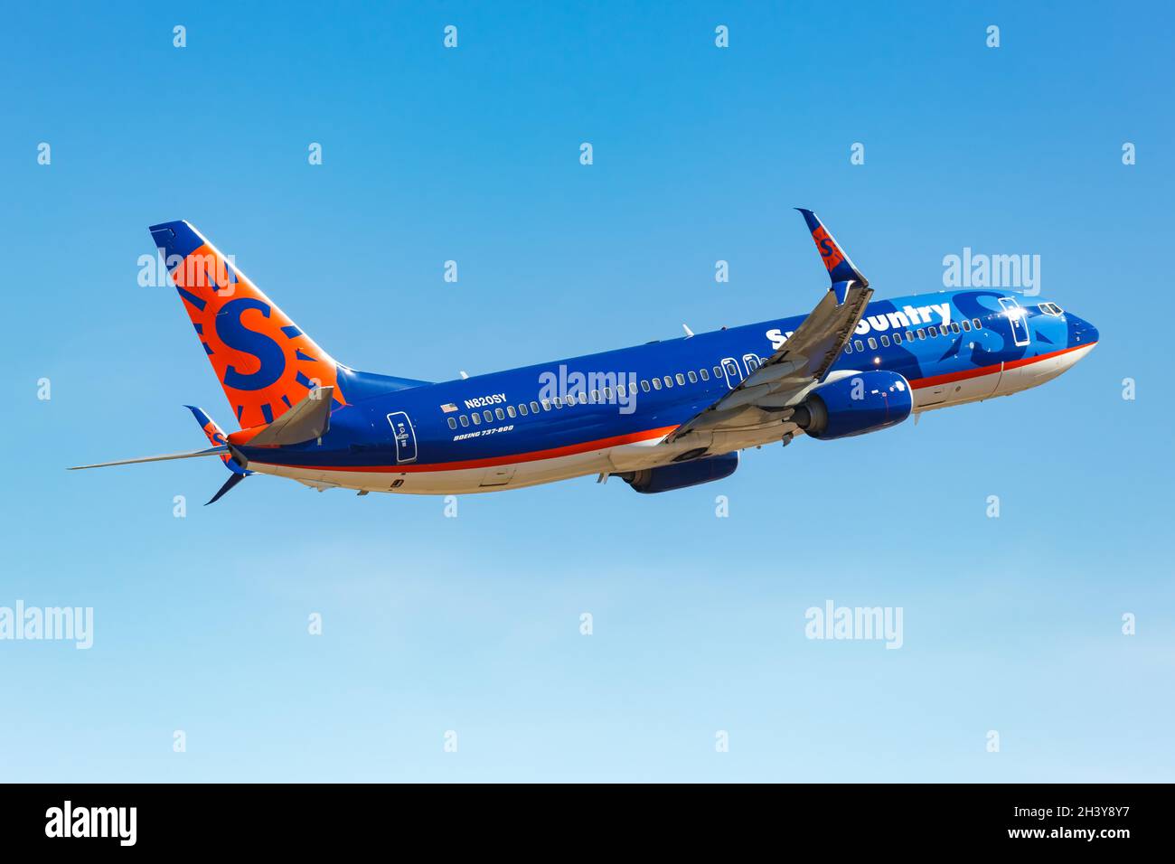Sun Country Boeing 737-800 Aircraft Phoenix Airport in Arizona Stock ...