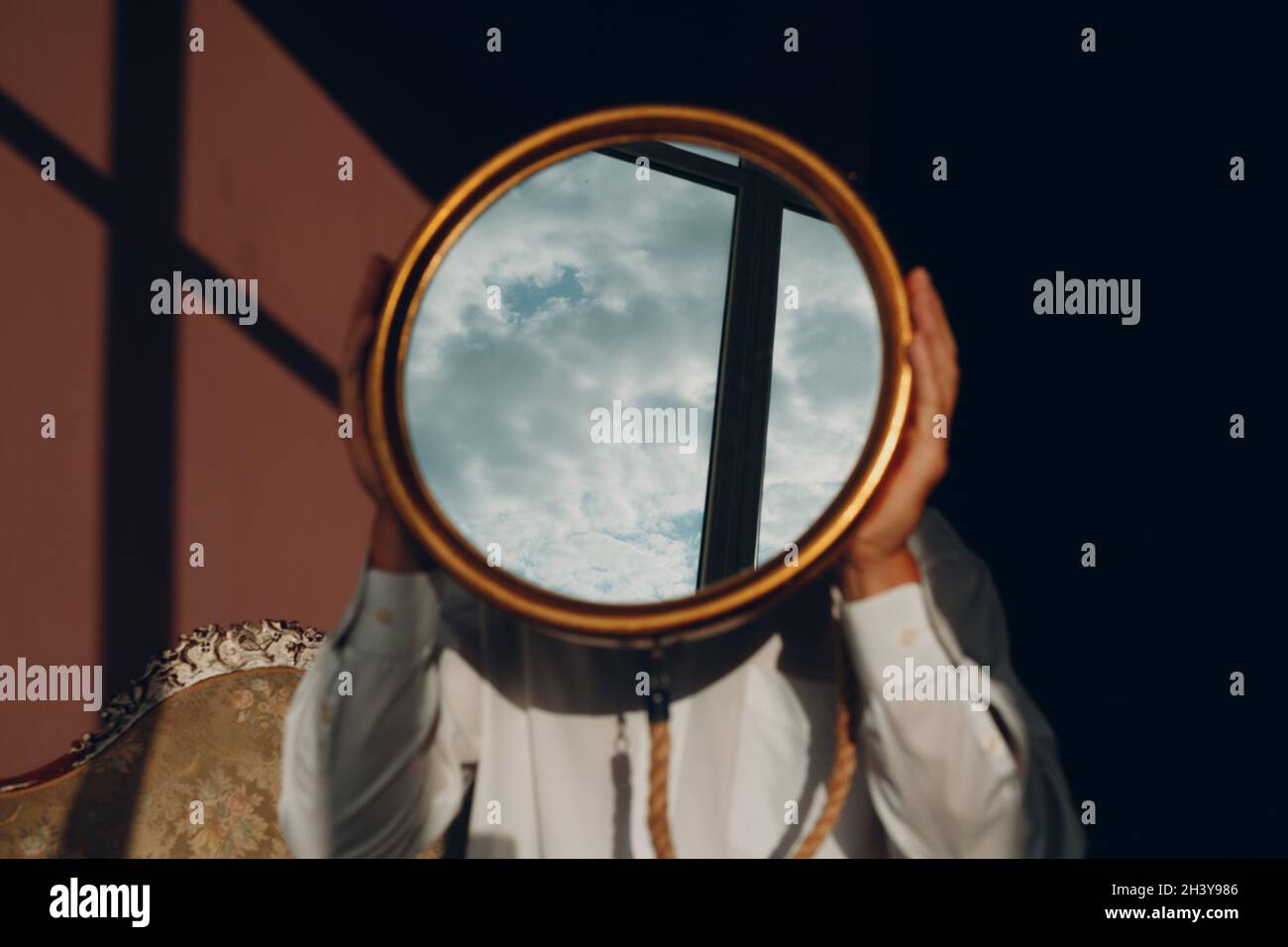 Man reflection mirror standing hi-res stock photography and images - Alamy