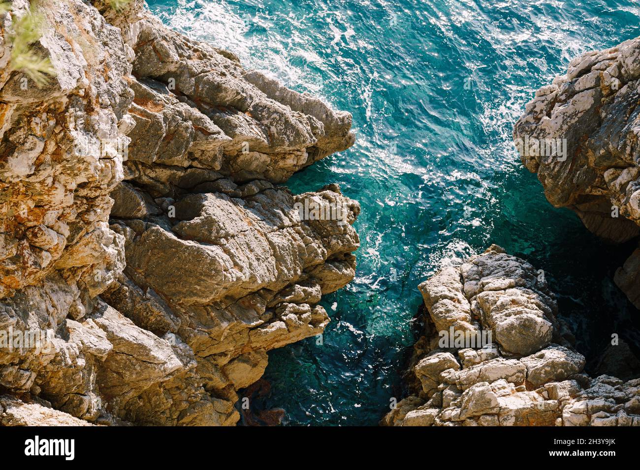 Sea water hitting hi-res stock photography and images - Alamy