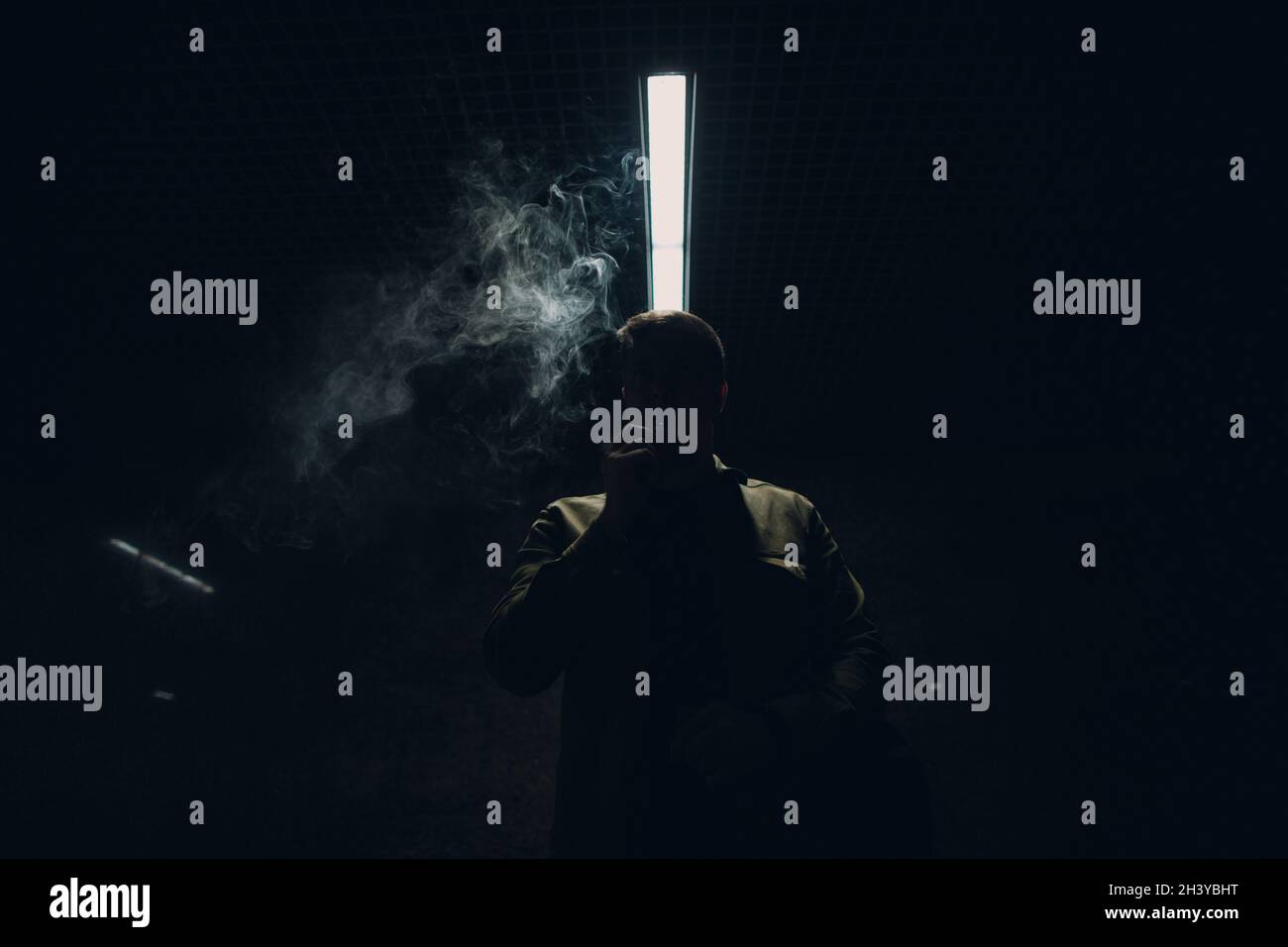 Pose smoking smoke hi-res stock photography and images - Alamy