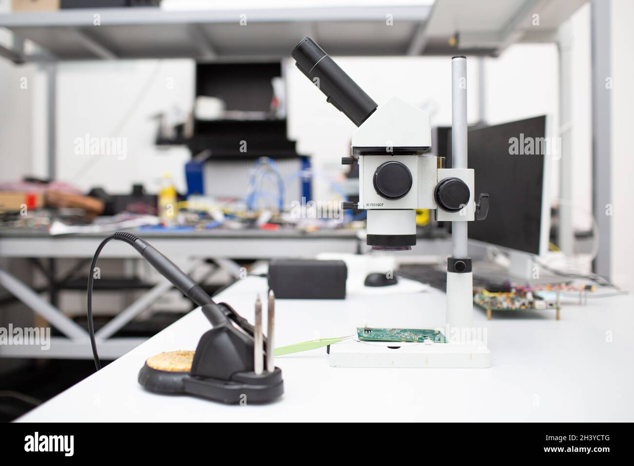 Microscope scientific tool hi-res stock photography and images - Alamy