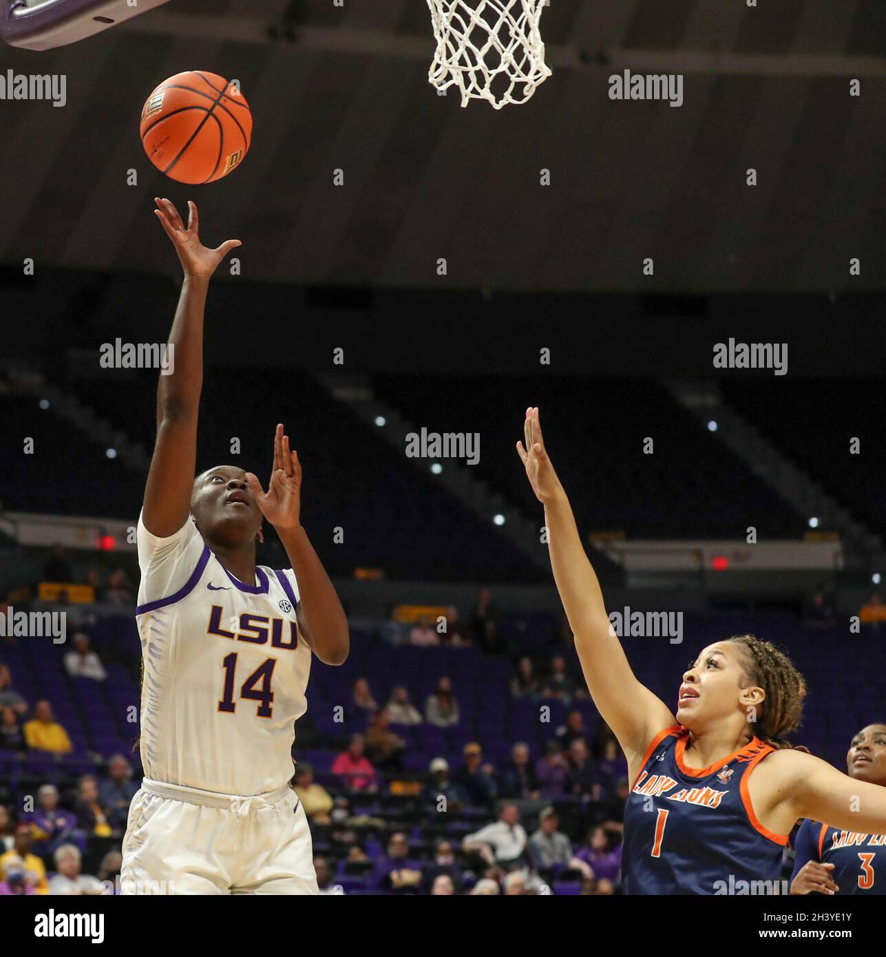 Baton Rouge, LA, USA. 30th Oct, 2021. LSU's Sarah Shematsi (14) puts up ...