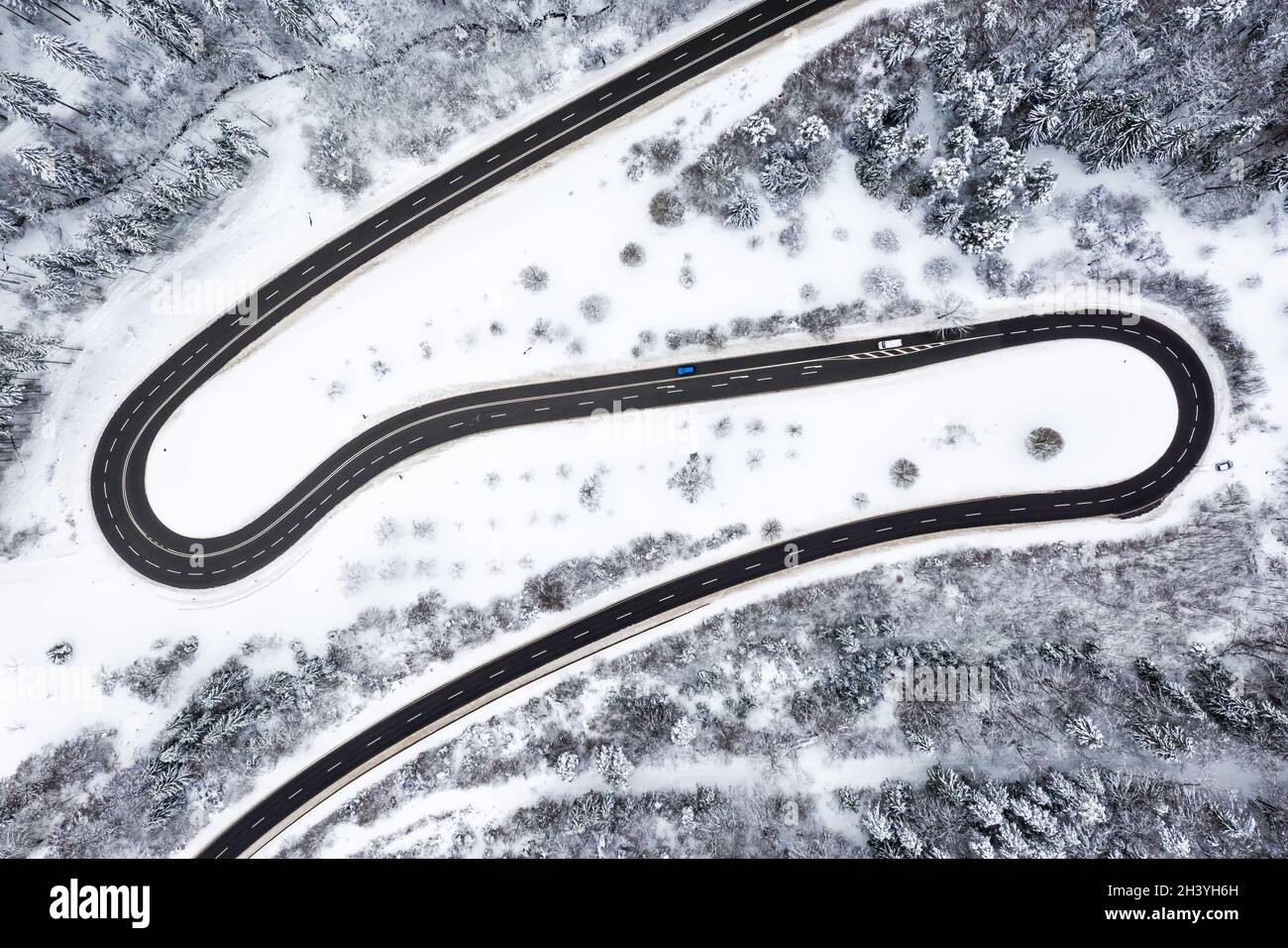 Serpentine curves hi-res stock photography and images - Alamy