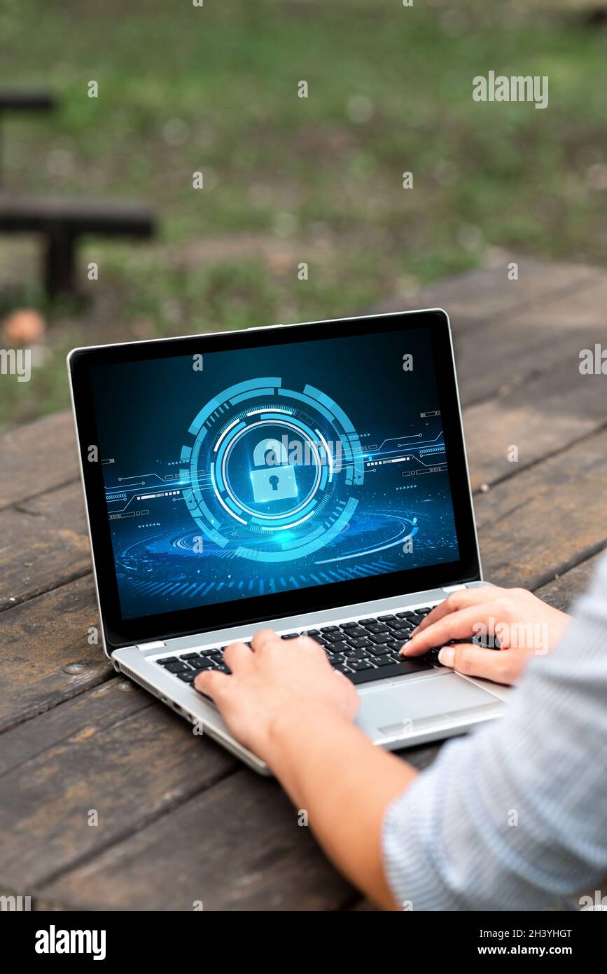 Minicomputer hi-res stock photography and images - Alamy